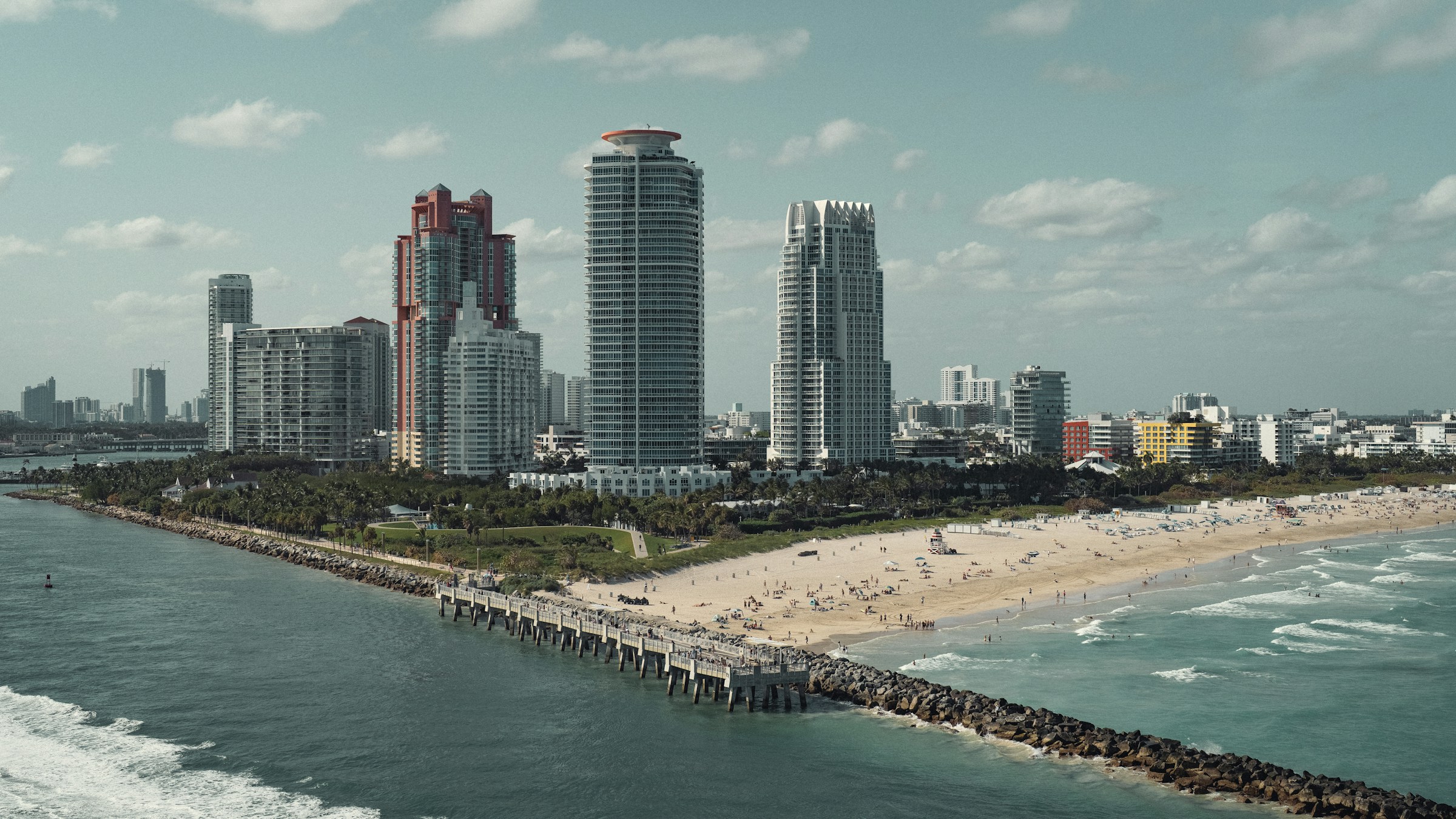 Hotel Near Miami Beach Boardwalk | Waterside Hotel & Suites in Miami Beach